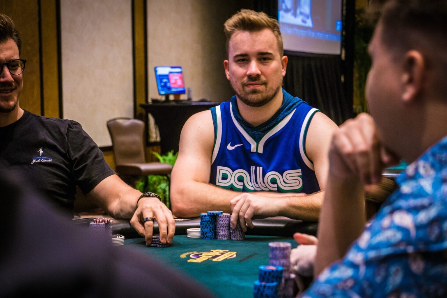 How to Play PLO Poker: Rules, Key Differences from Hold'em, and Strategy